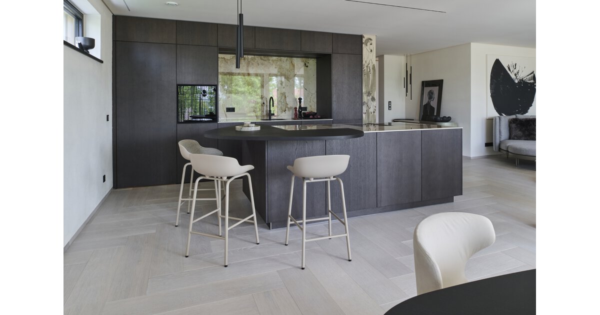 Handleless kitchen: Design from a single mould | BORA